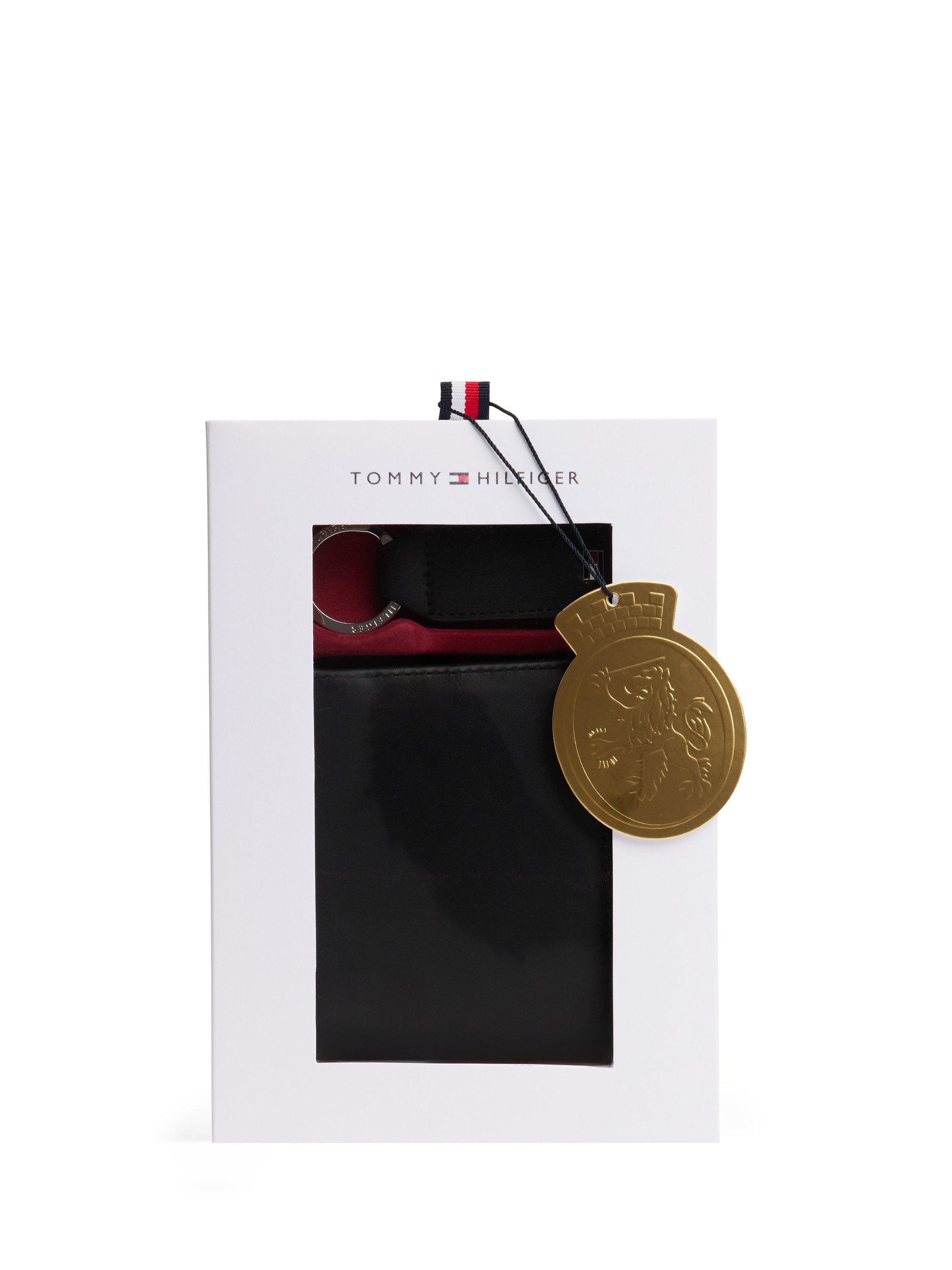 Tommy HIlfiger Enamel Flag Leather Wallet And Key Fob Gift Box, Black