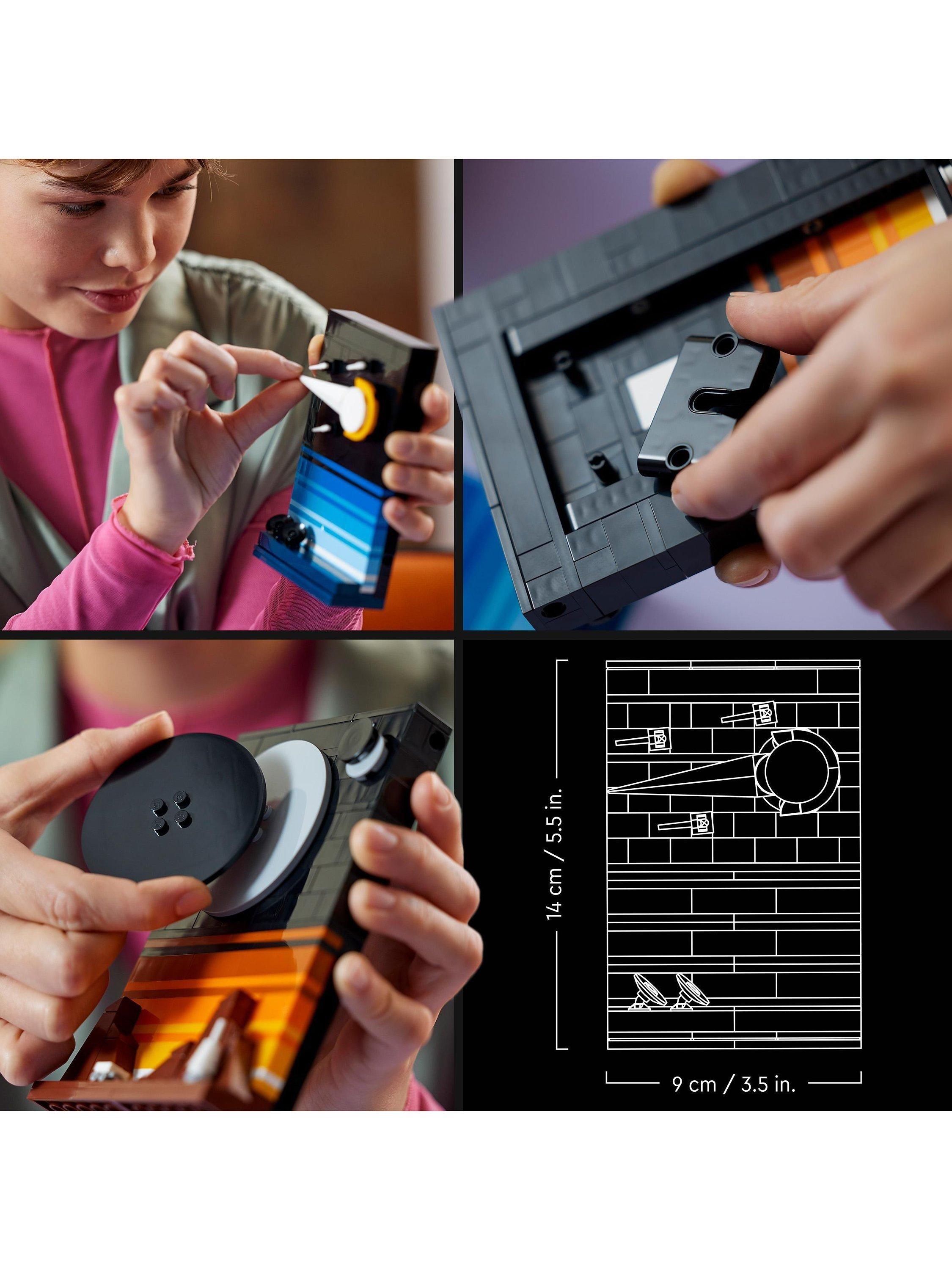 LEGO Ideas 21340 Tales of the Space Age