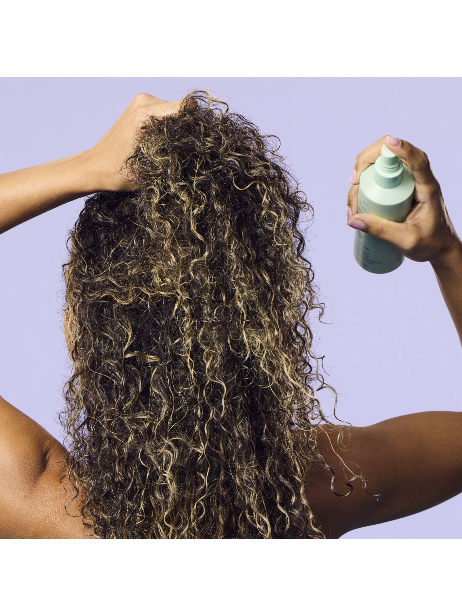 Fenty Hair The Water Boi Reparative Leave-In Detangling Conditioner Spray