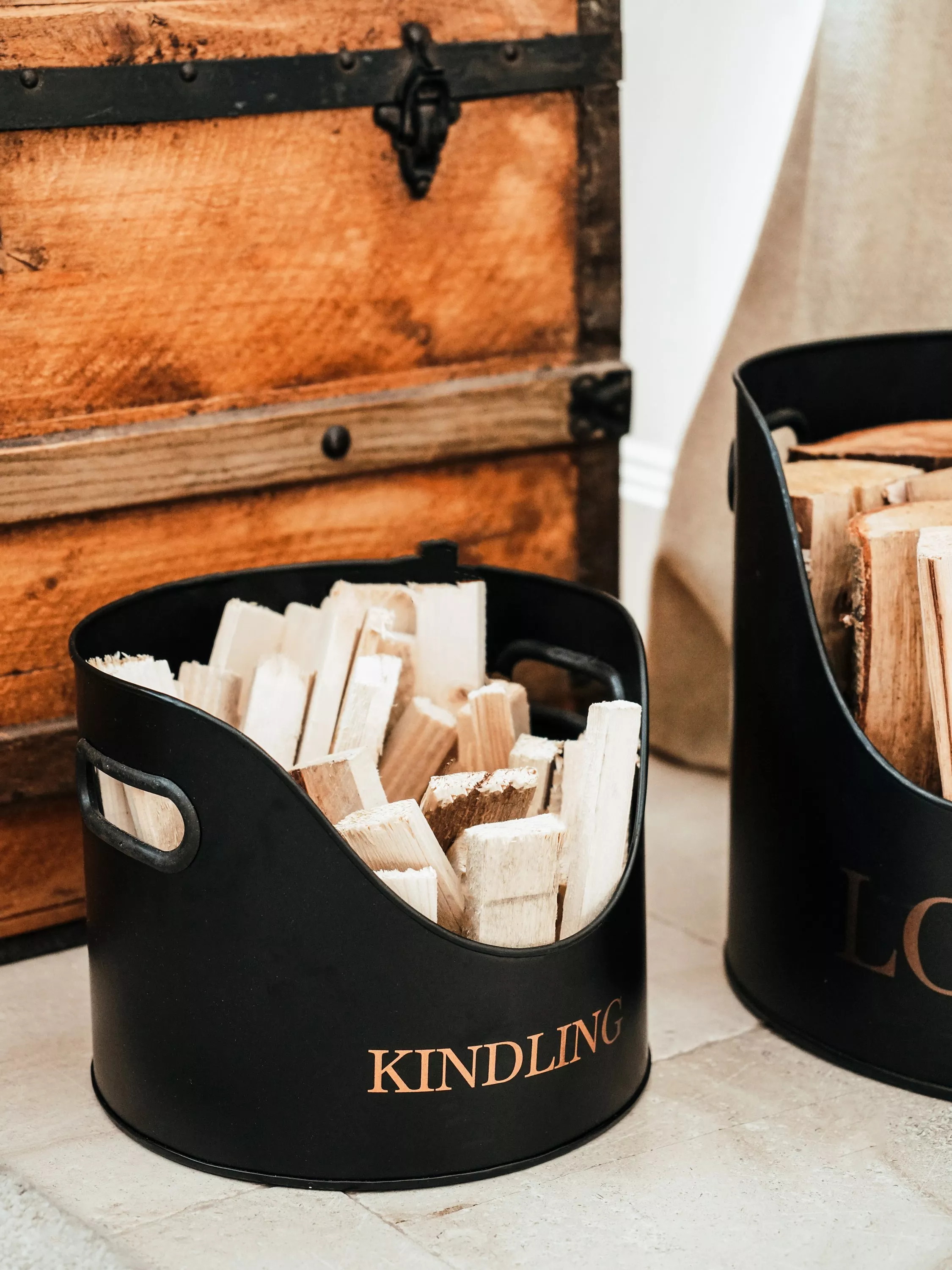 Ivyline Round Iron Kindling Holder, Black