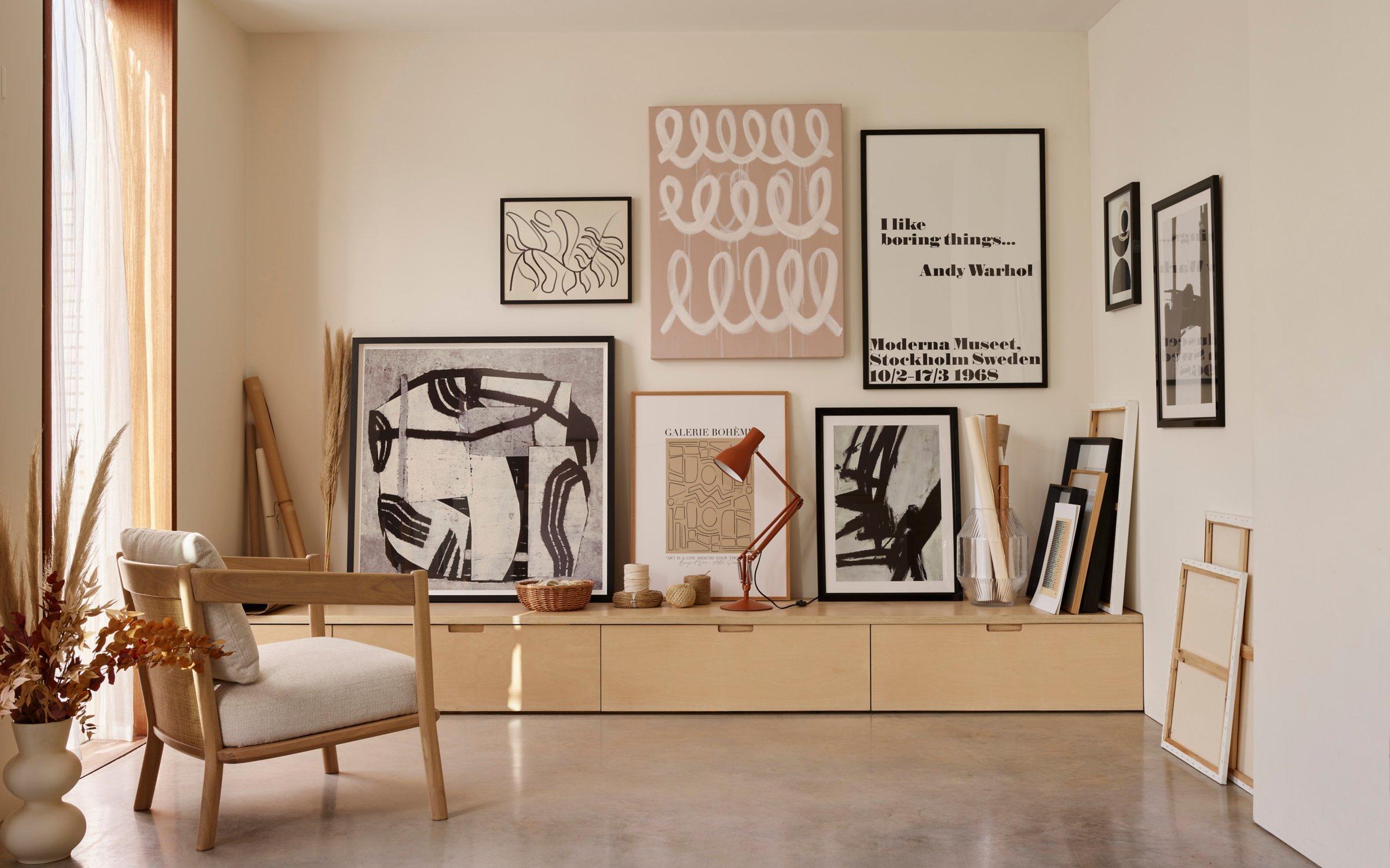 Art hanging store